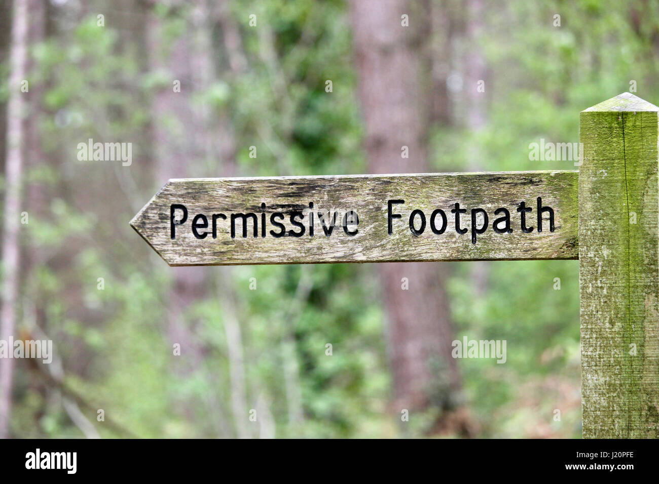 Permissive footpath sign hi-res stock photography and images - Alamy