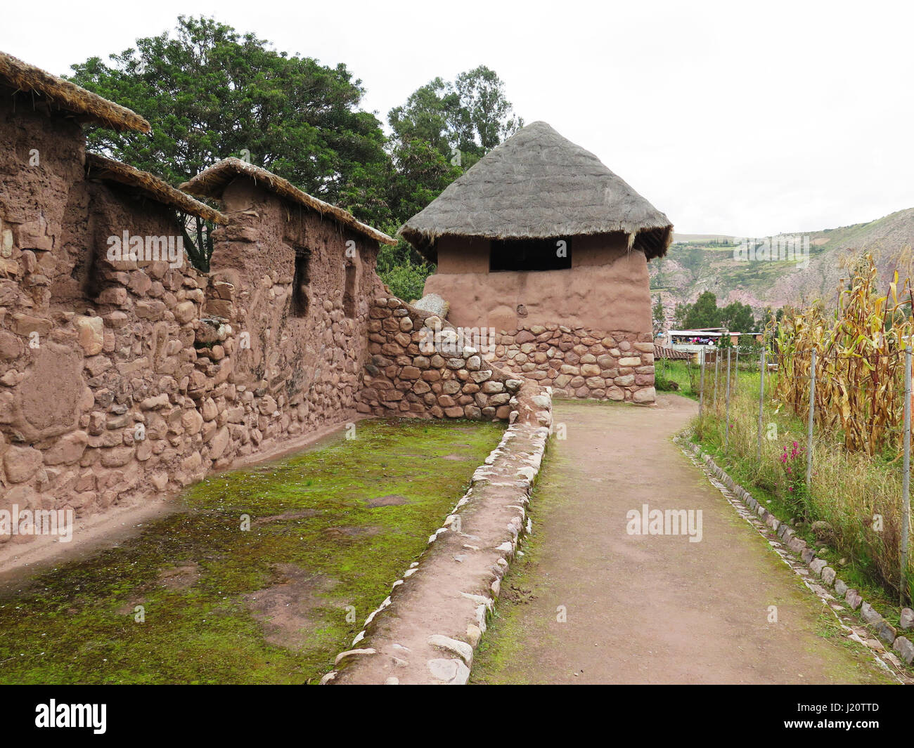 Ancient inca walls in Cusco Peru Stock Photo - Alamy