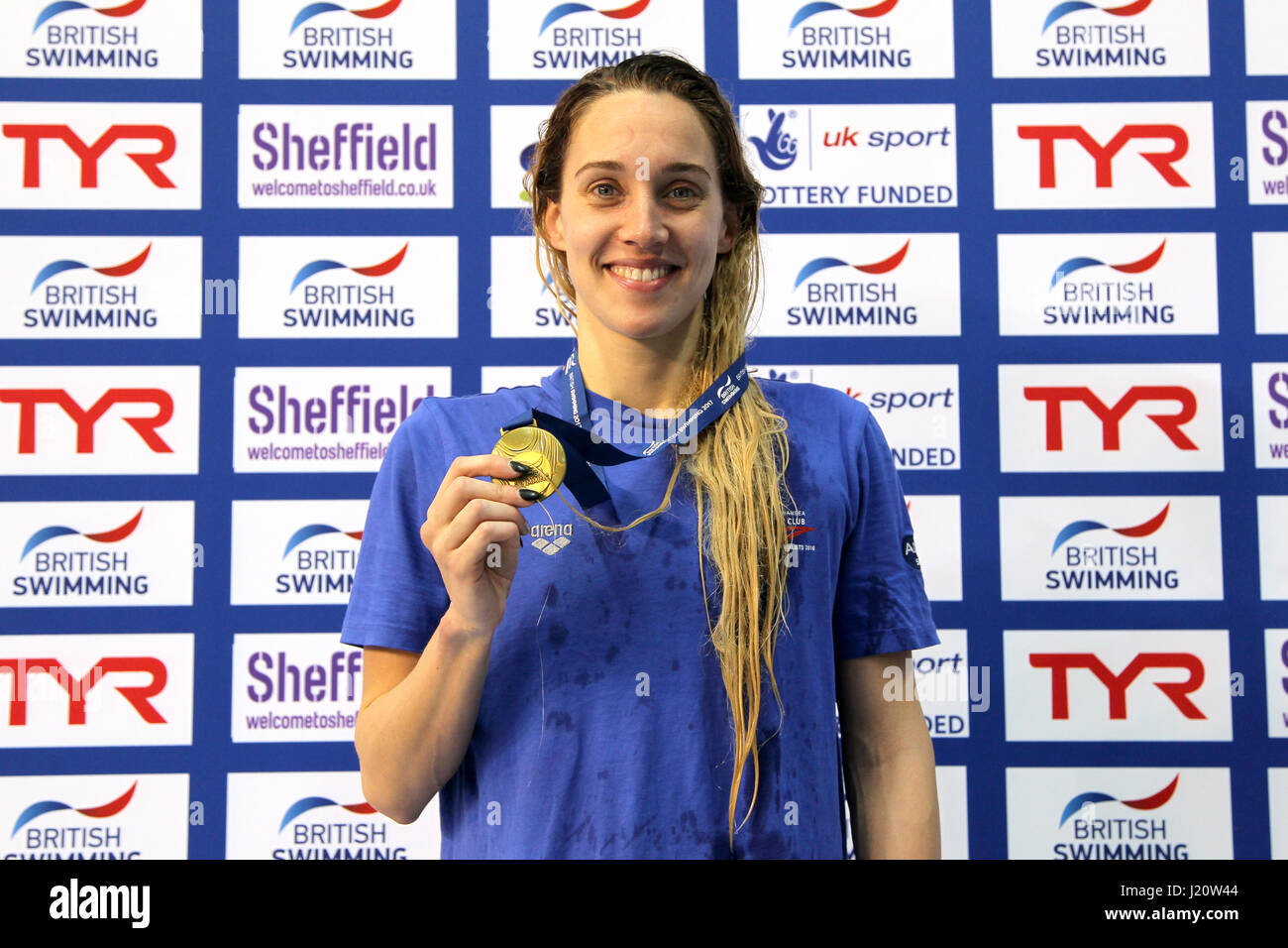 Alys Thomas poses with her gold medal after winning the Women's 100m ...