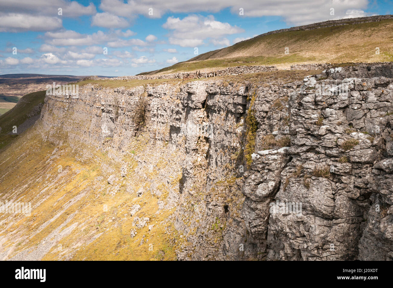 Oxnop Scar, a limestone scar in Swaledale in the Yorkshire Dales ...