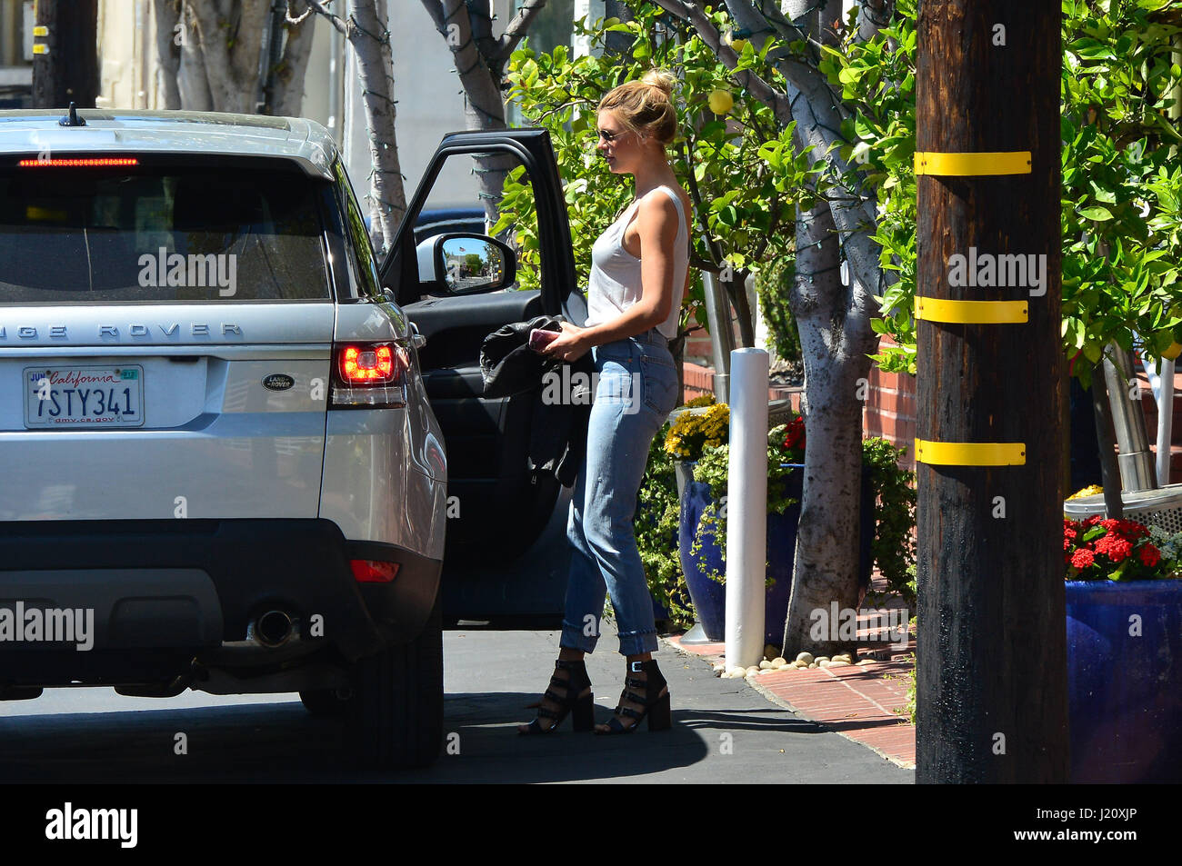 Kelly Rohrbach Out Shopping At Fred Segal Hollywood. Featuring: Kelly ...