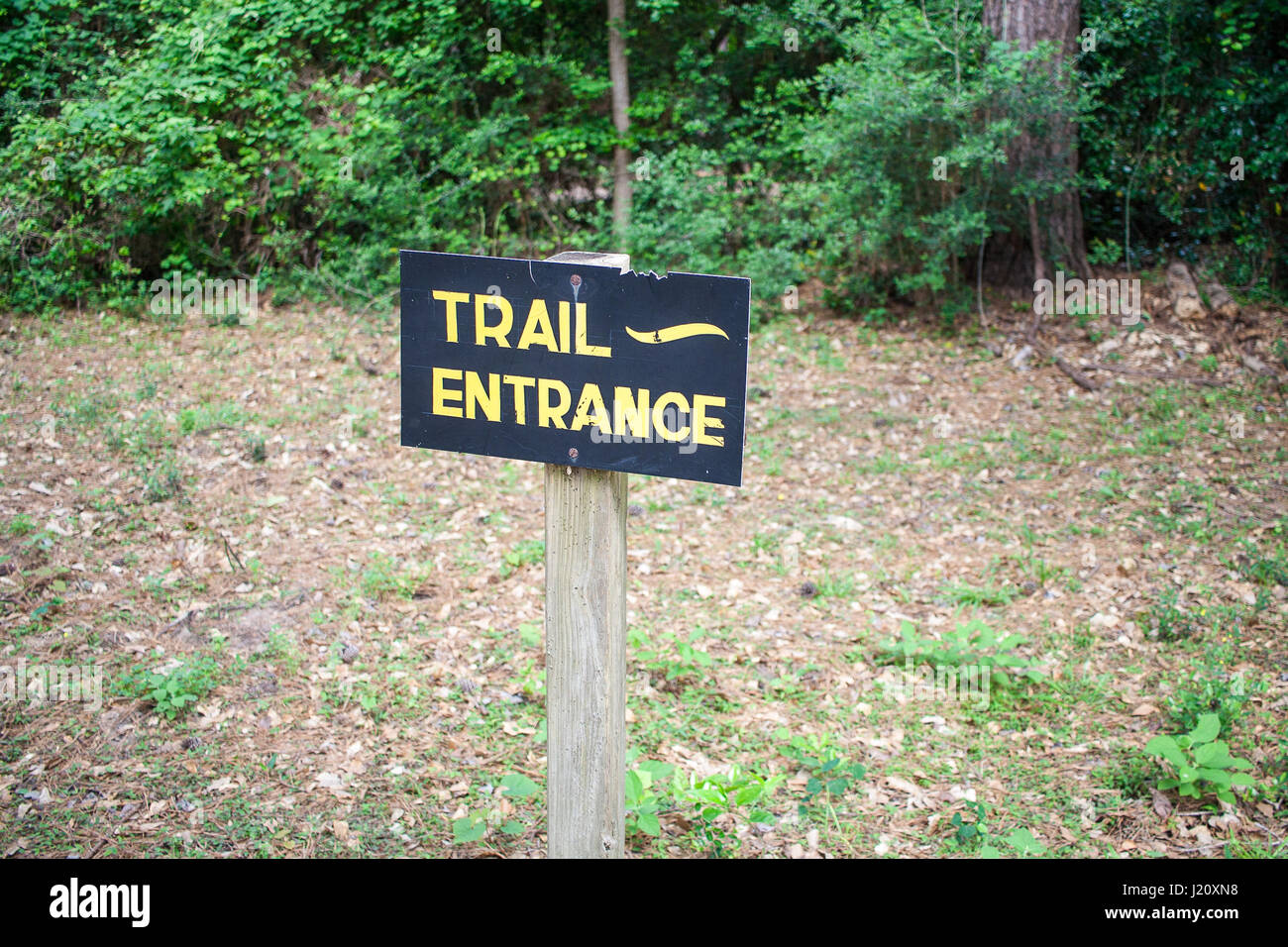 Sign for the beginning of a trail Stock Photo - Alamy