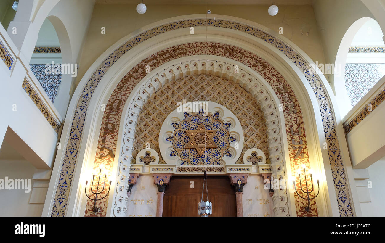 Synagogue in Porto Portugal Stock Photo - Alamy