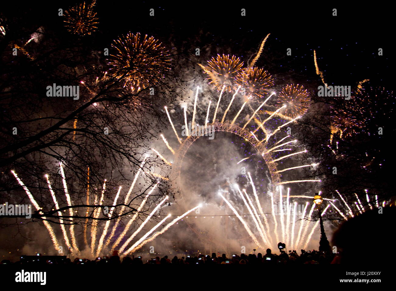 London new years eve 2014 hi-res stock photography and images - Alamy