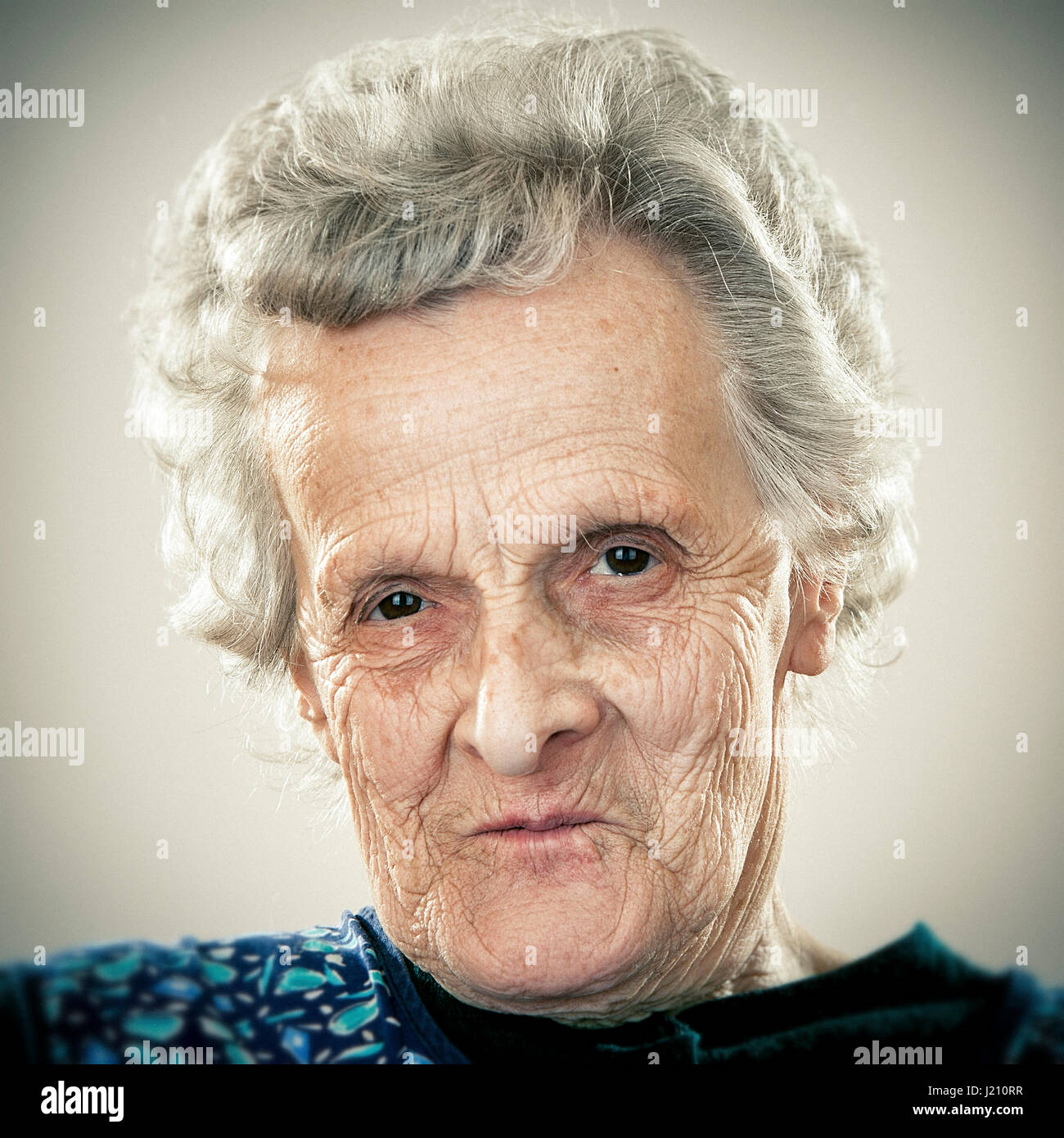 Portrait old lady 80 100 hi-res stock photography and images - Alamy