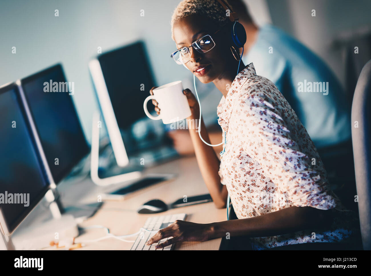 Female software hi-res stock photography and images - Alamy