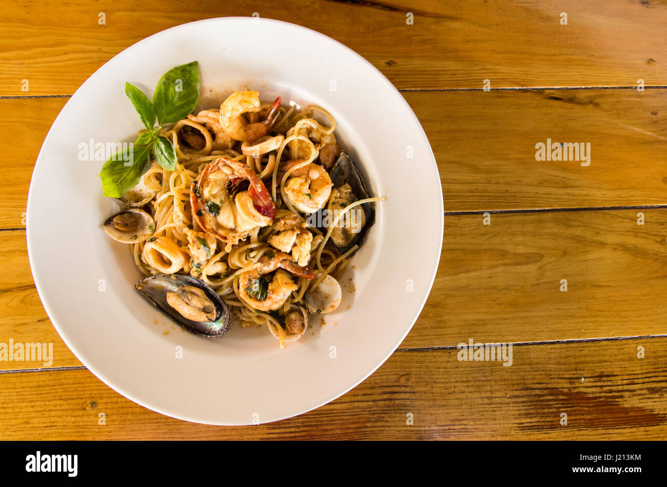 Seafood pasta hi-res stock photography and images - Alamy
