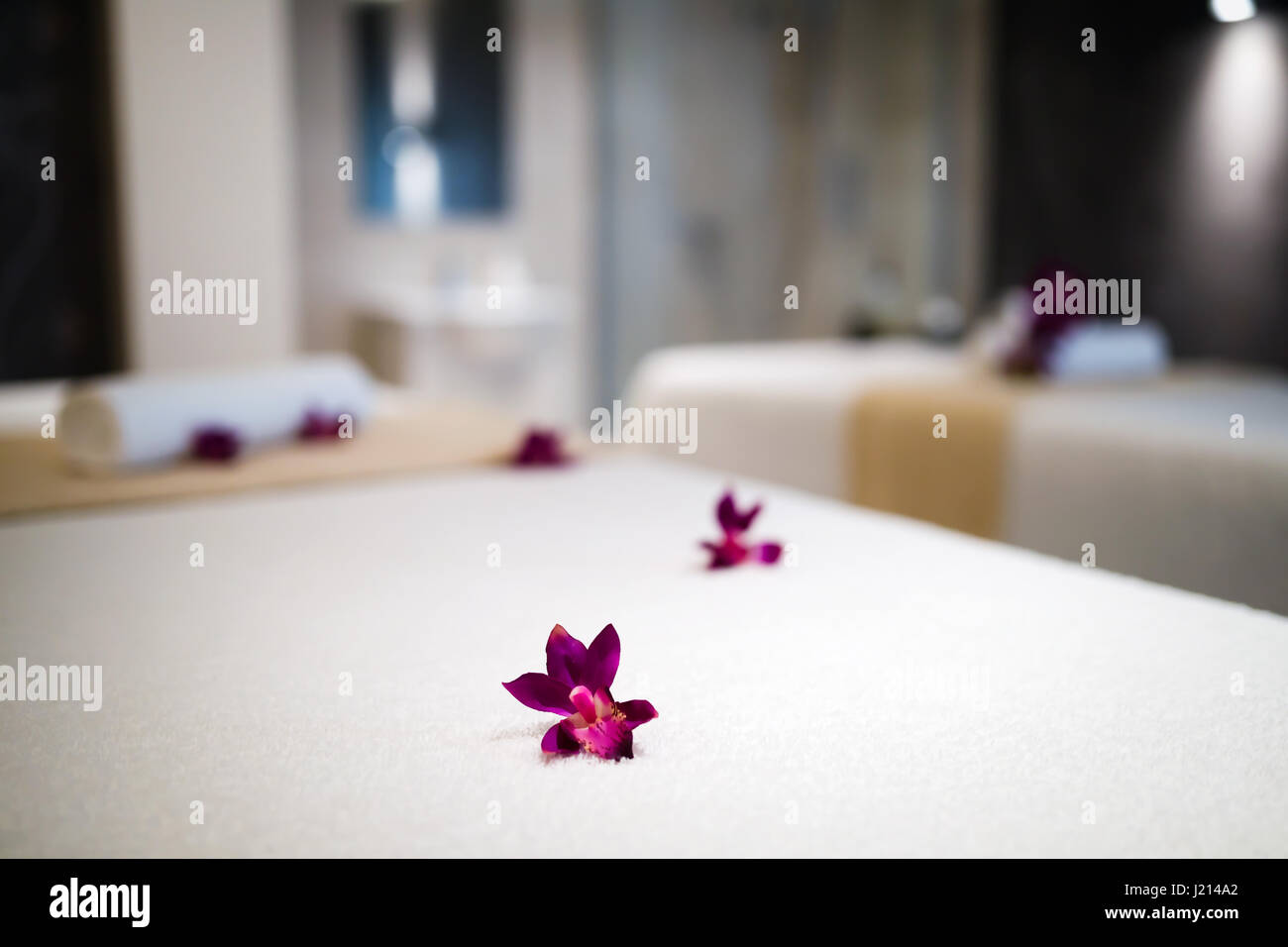 Spa wellness decorating hi-res stock photography and images - Alamy