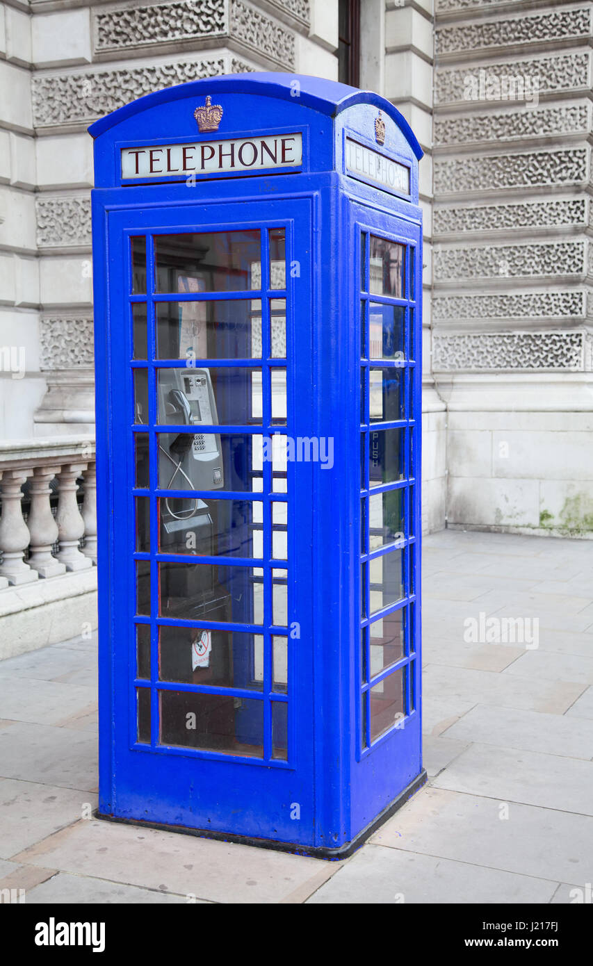 Red phone booth one famous hi-res stock photography and images - Alamy