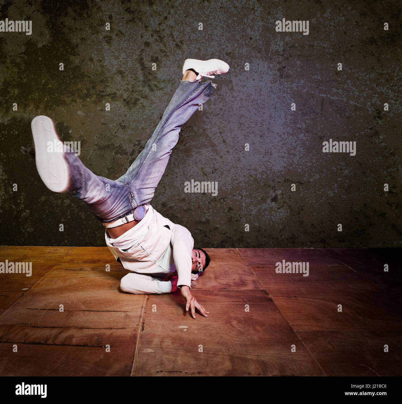 Hip hop dance hi-res stock photography and images - Alamy