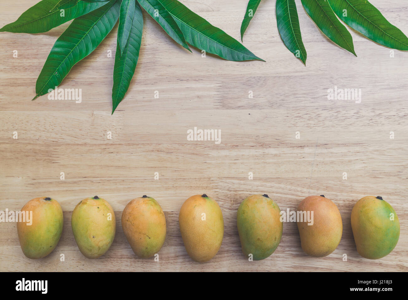 Mango fruit table hi-res stock photography and images - Alamy