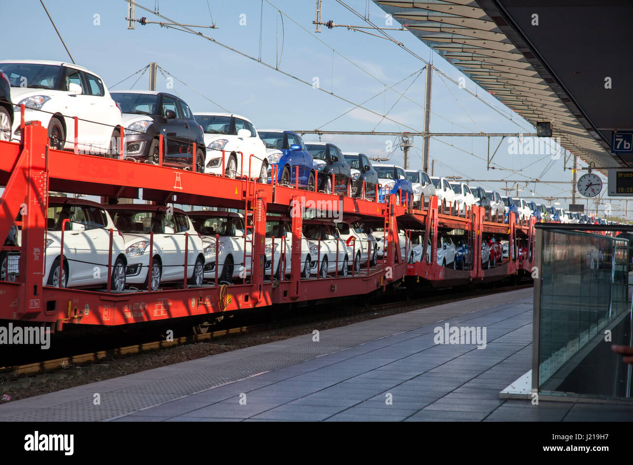 Car transporter train hi-res stock photography and images - Alamy