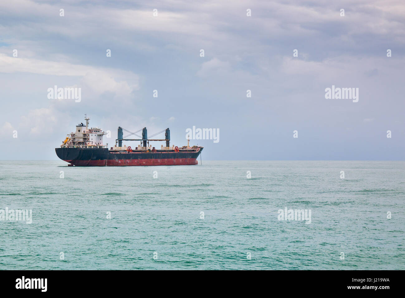 Loading dock with water in china hi-res stock photography and images ...