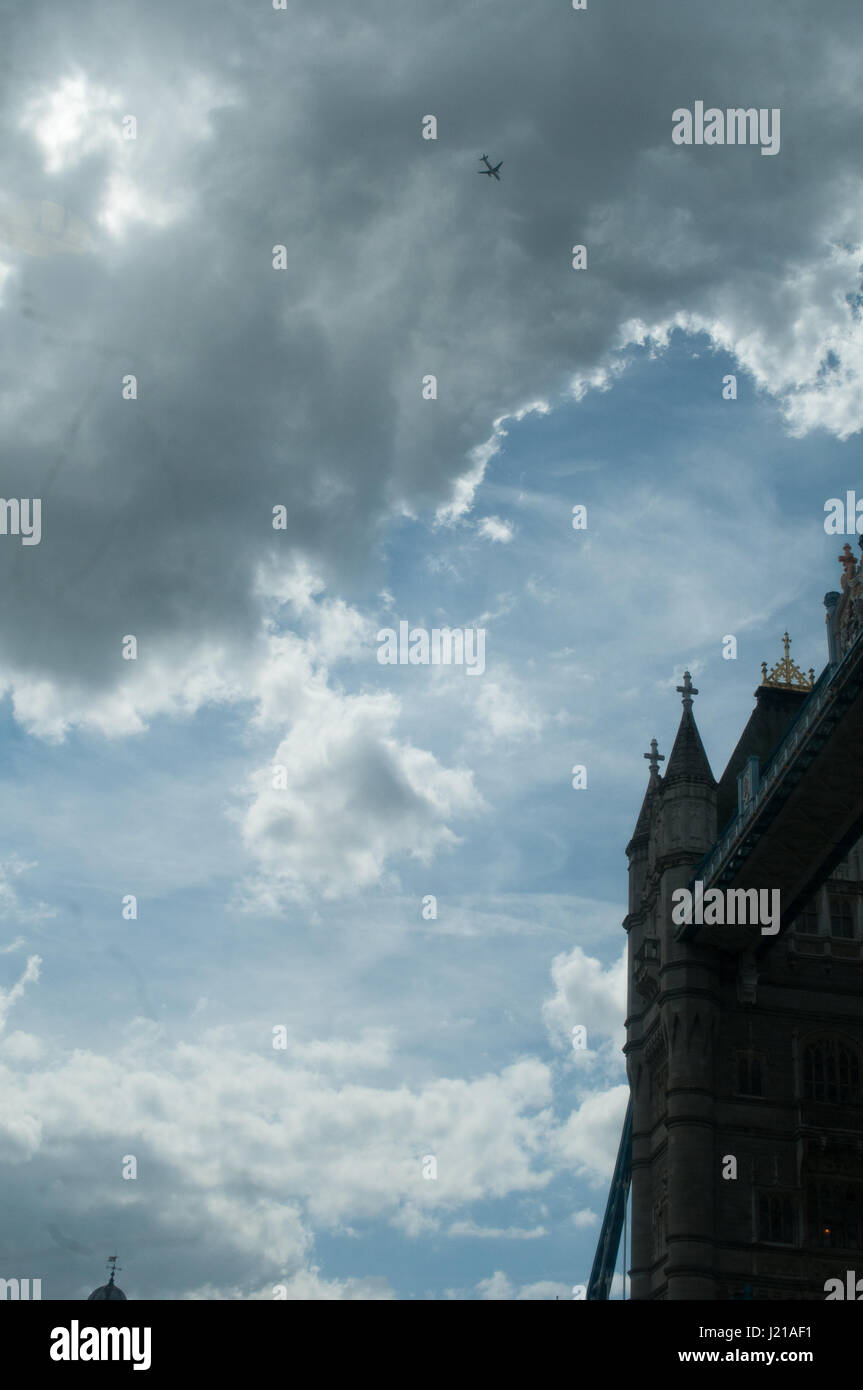 A flight over Tower Bridge, London Stock Photo - Alamy