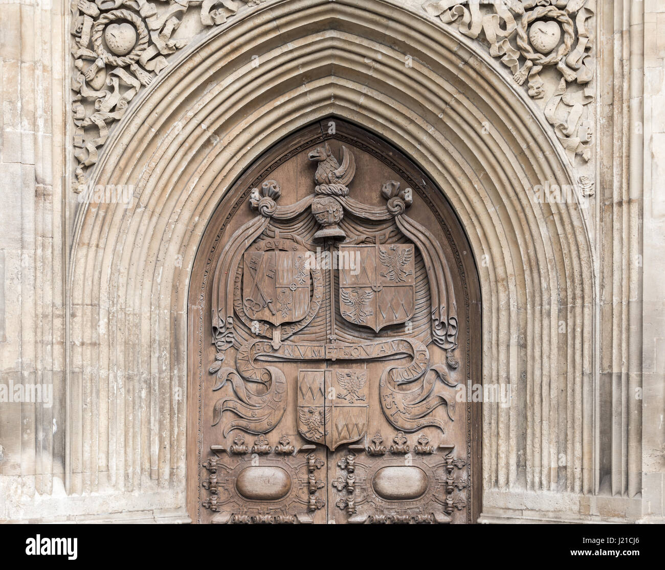 Church front doors hi-res stock photography and images - Alamy