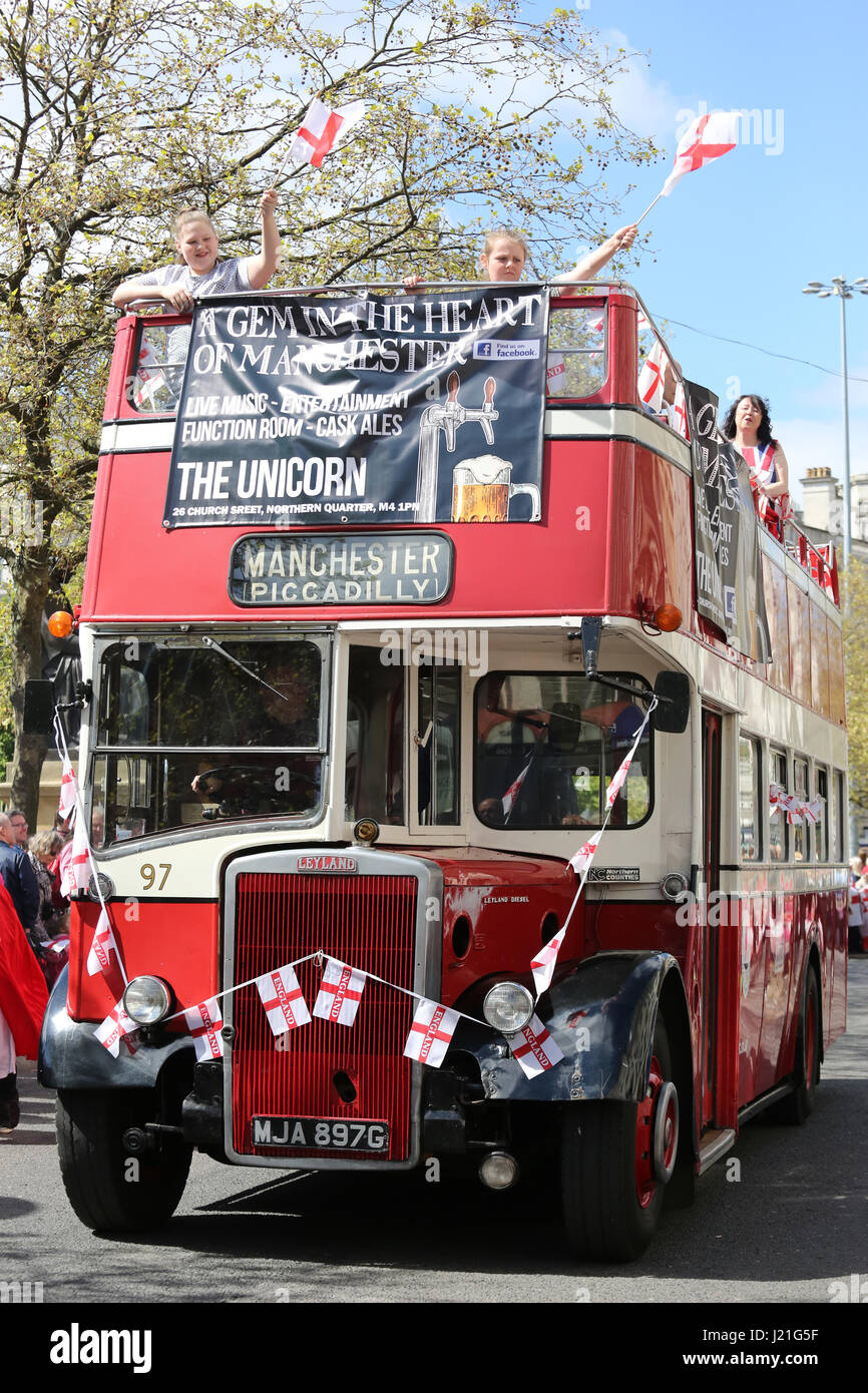 The manchester united team bus hi-res stock photography and images - Alamy
