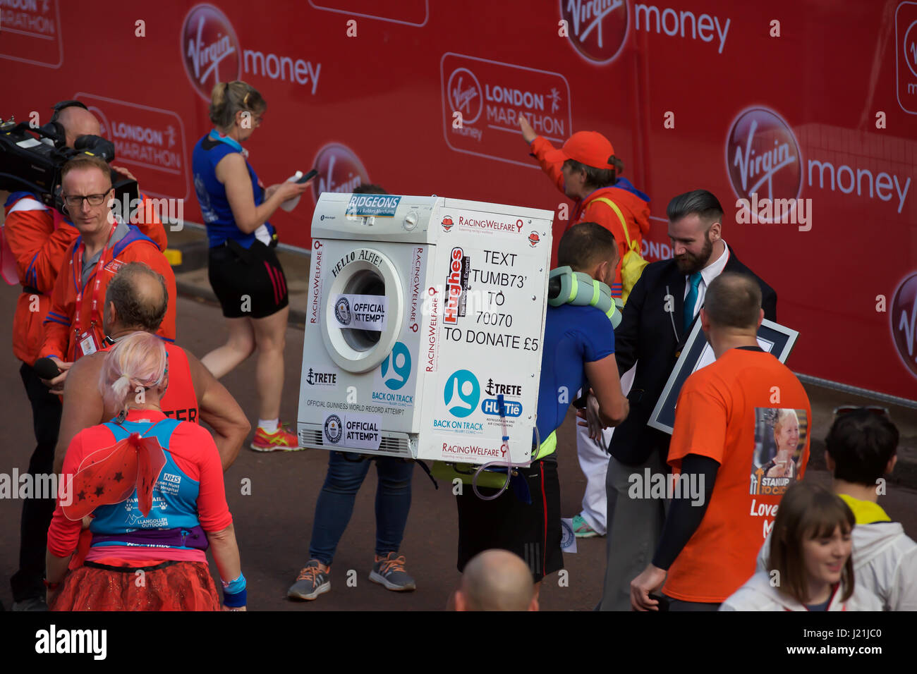 Money washing line uk hi-res stock photography and images - Alamy