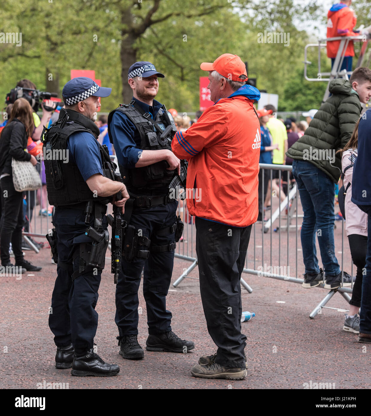 Money security guards hi-res stock photography and images - Alamy