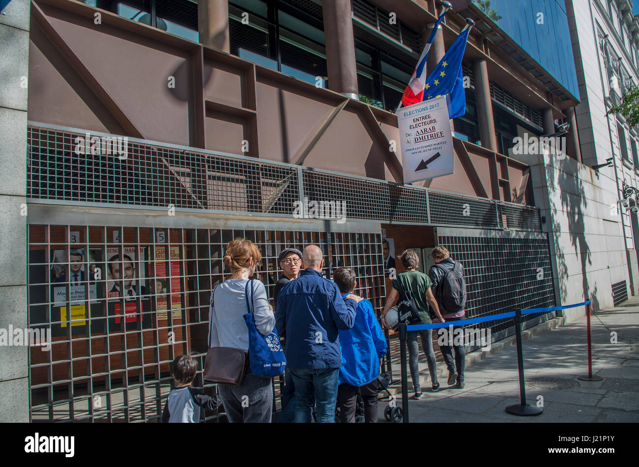 Consulate madrid hi-res stock photography and images - Alamy
