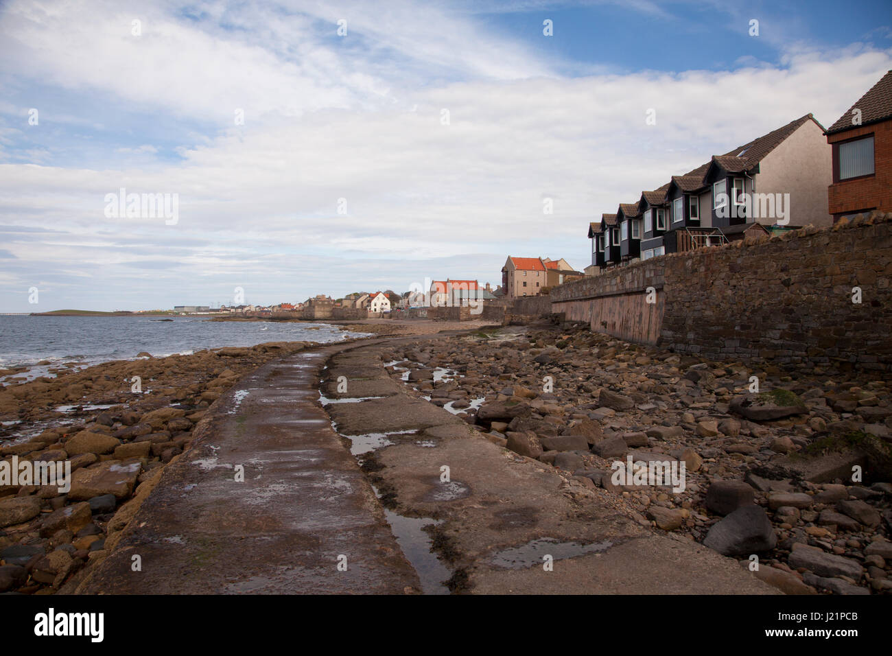 Edinburgh, Scotland, UK. 23rd Apr, 2017. Concrete path and stone walls ...