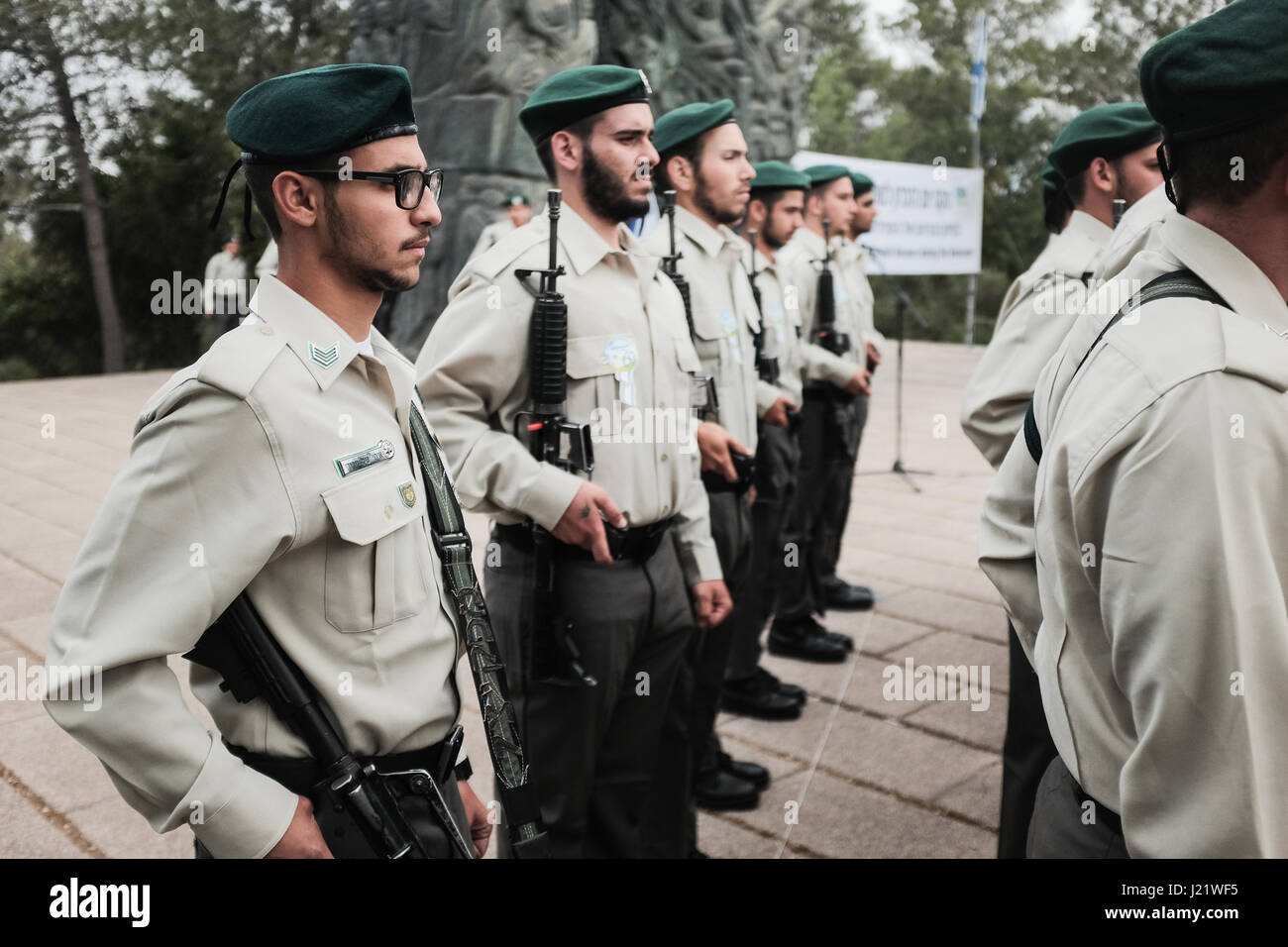 Kisalon, Israel. 24th April, 2017. A Border Police honor guard partakes ...