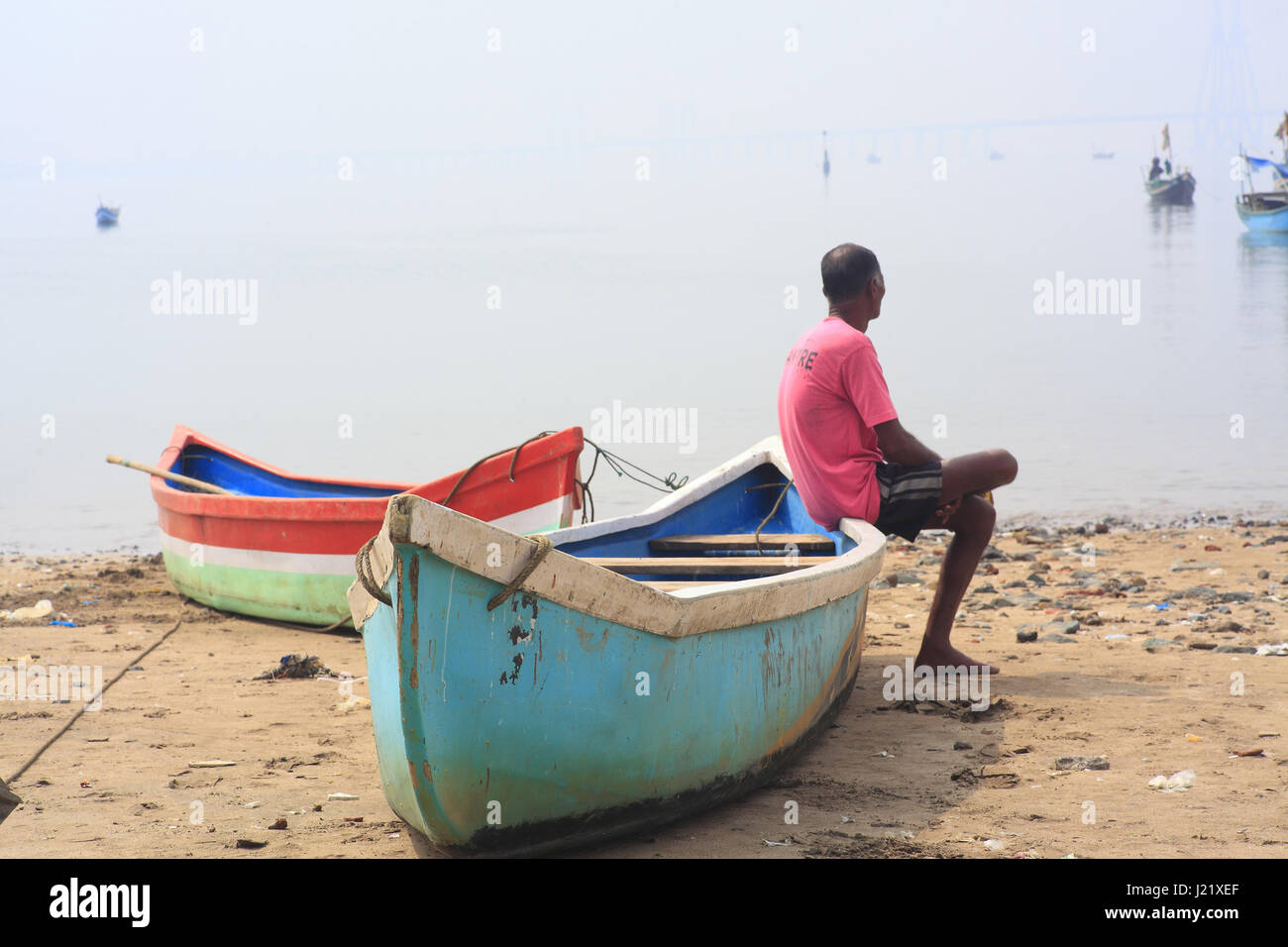 Koli fisherwomen mumbai hi-res stock photography and images - Alamy
