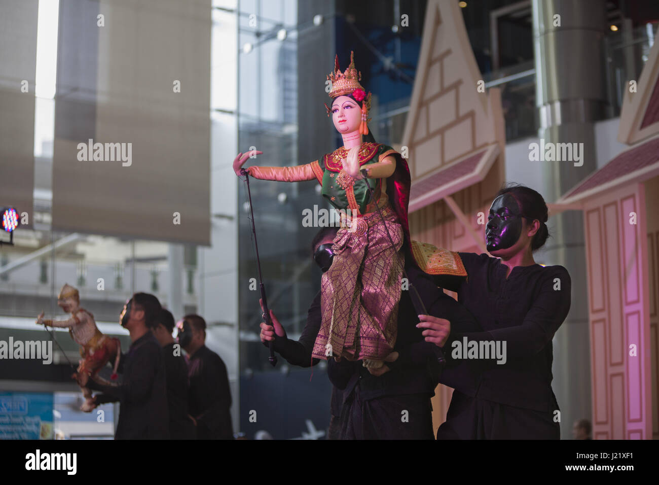 Bangkok, Bangkok, Thailand. 17th Apr, 2017. Sita and Hanuman, key ...
