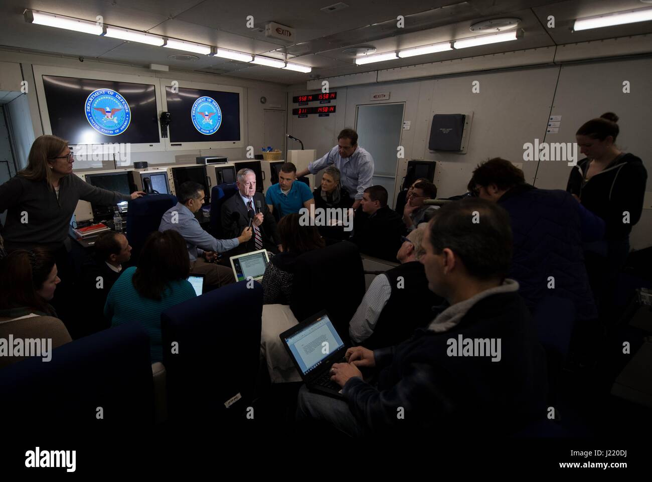 Media operations center hi-res stock photography and images - Alamy