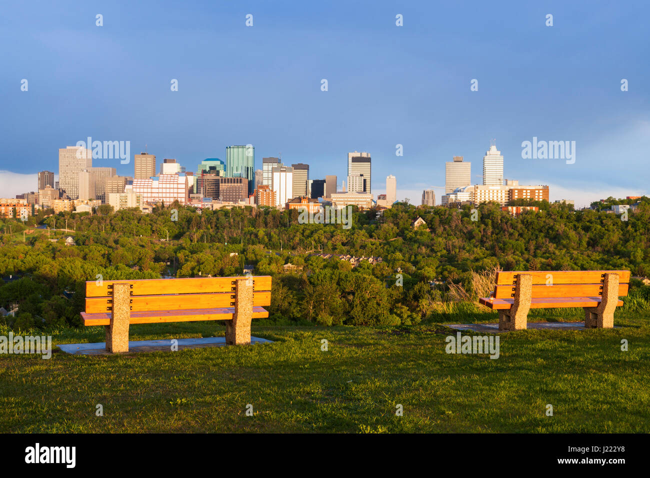Edmonton winter skyline hi-res stock photography and images - Alamy