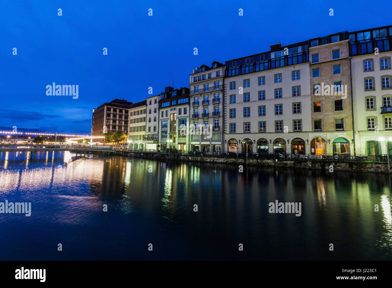 Architecture of Geneva at night. Geneva, Switzerland Stock Photo - Alamy