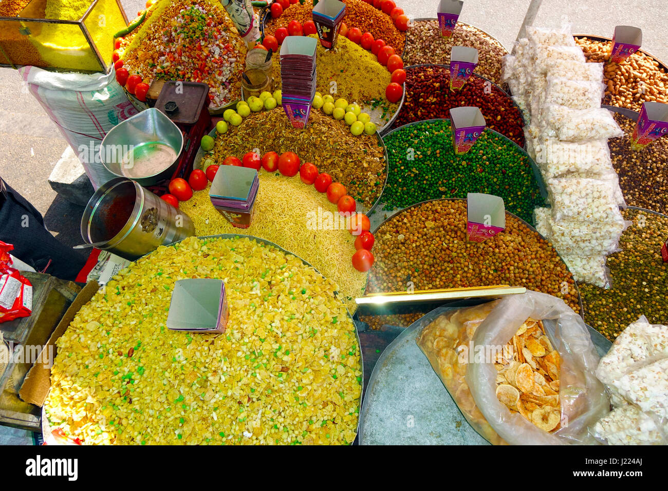 India junk food hi-res stock photography and images - Alamy