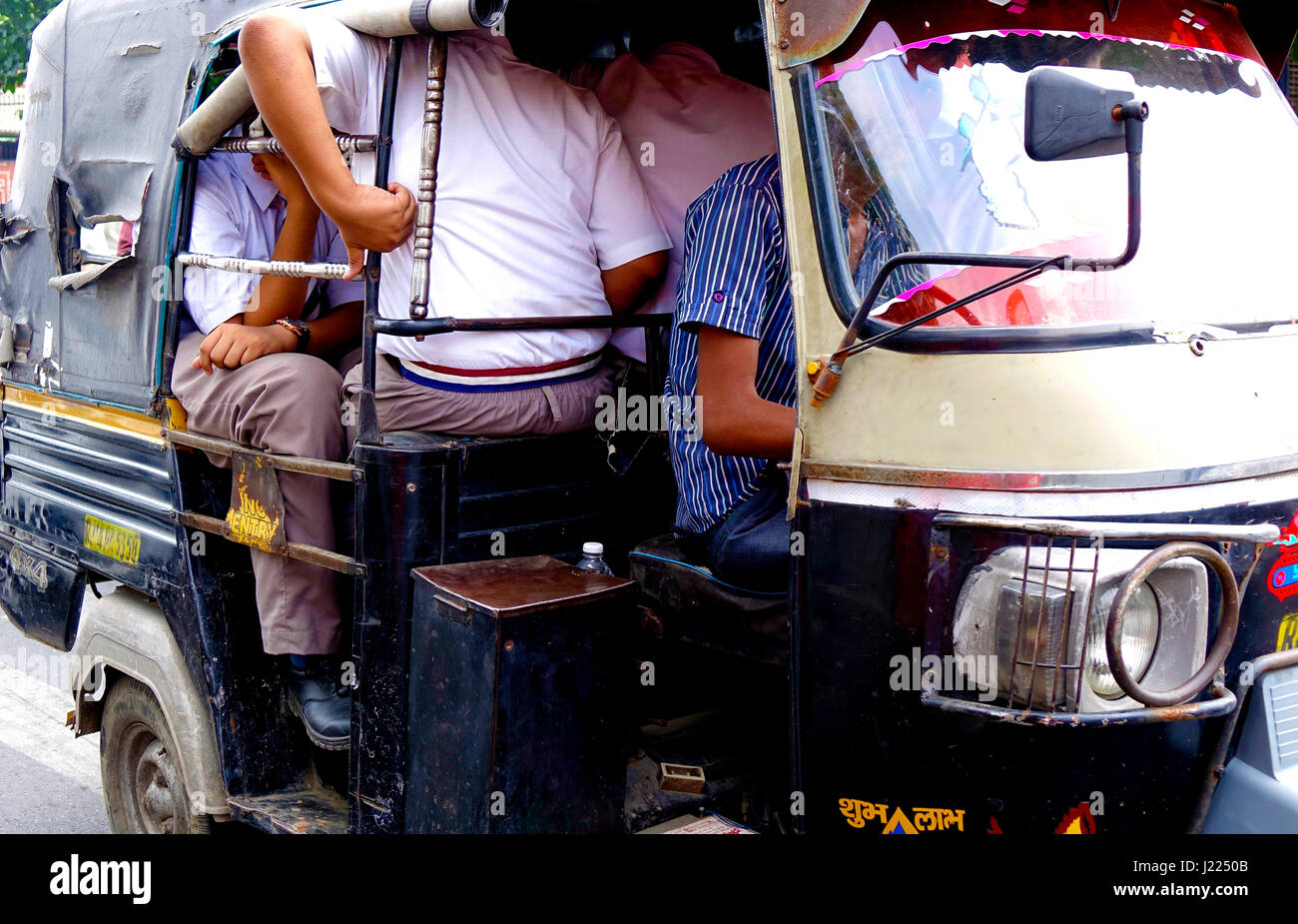 Overloaded rickshaw hi-res stock photography and images - Alamy
