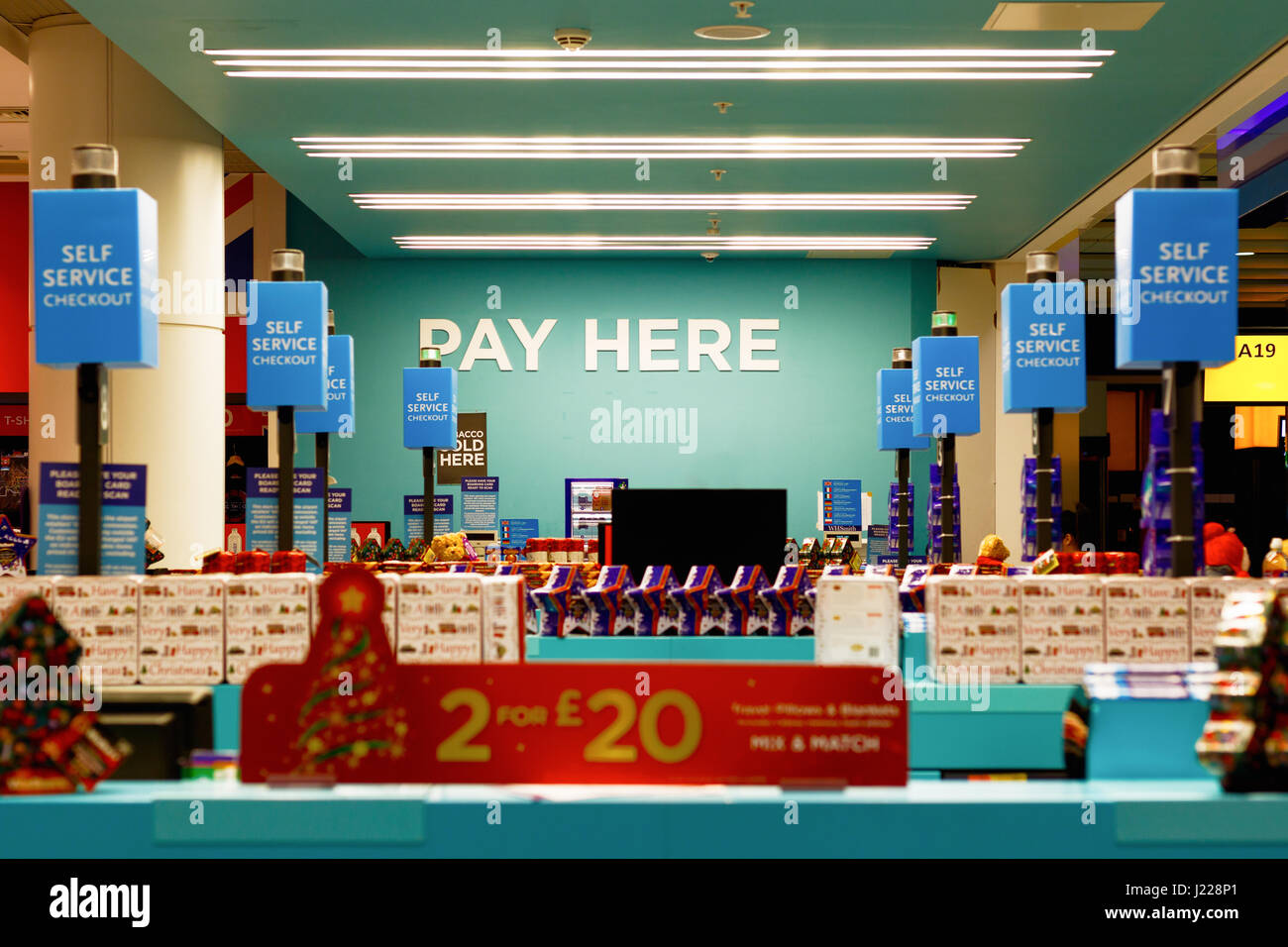 Self service checkout hi-res stock photography and images - Alamy