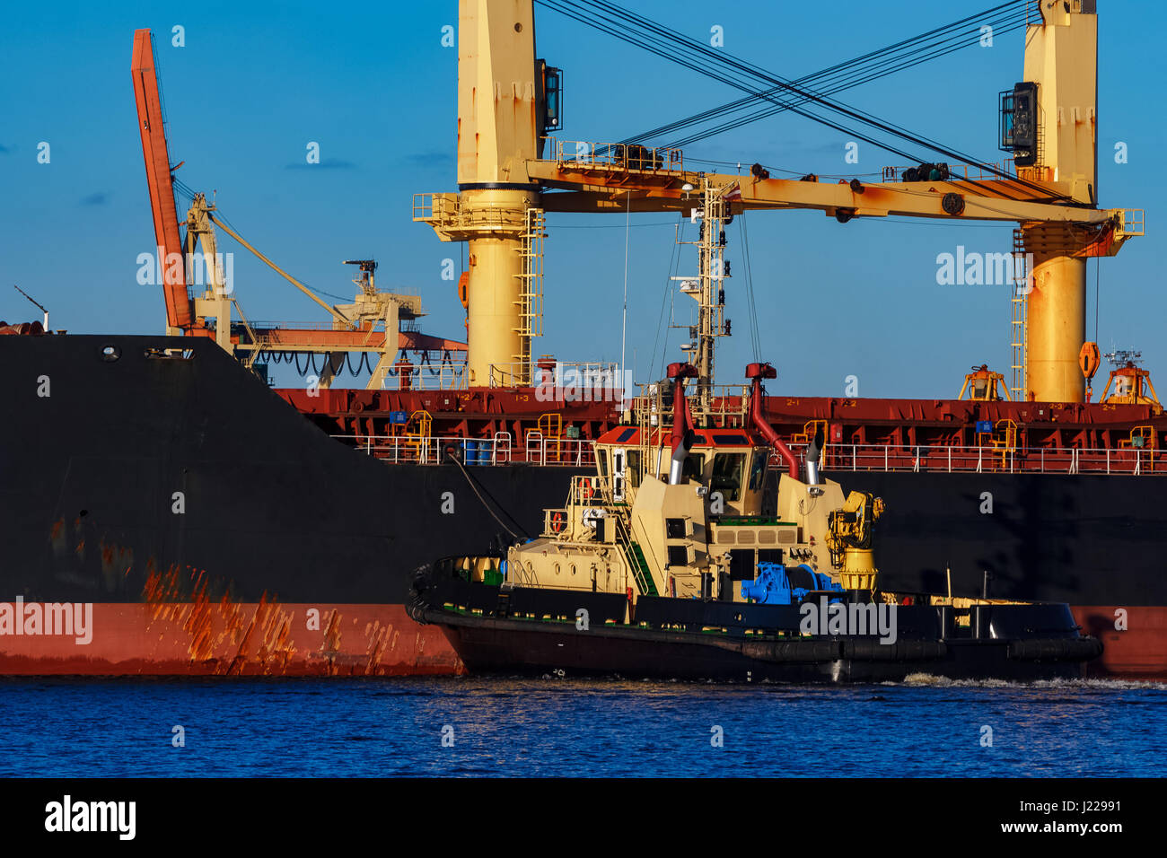 Logistic support ship hi-res stock photography and images - Alamy