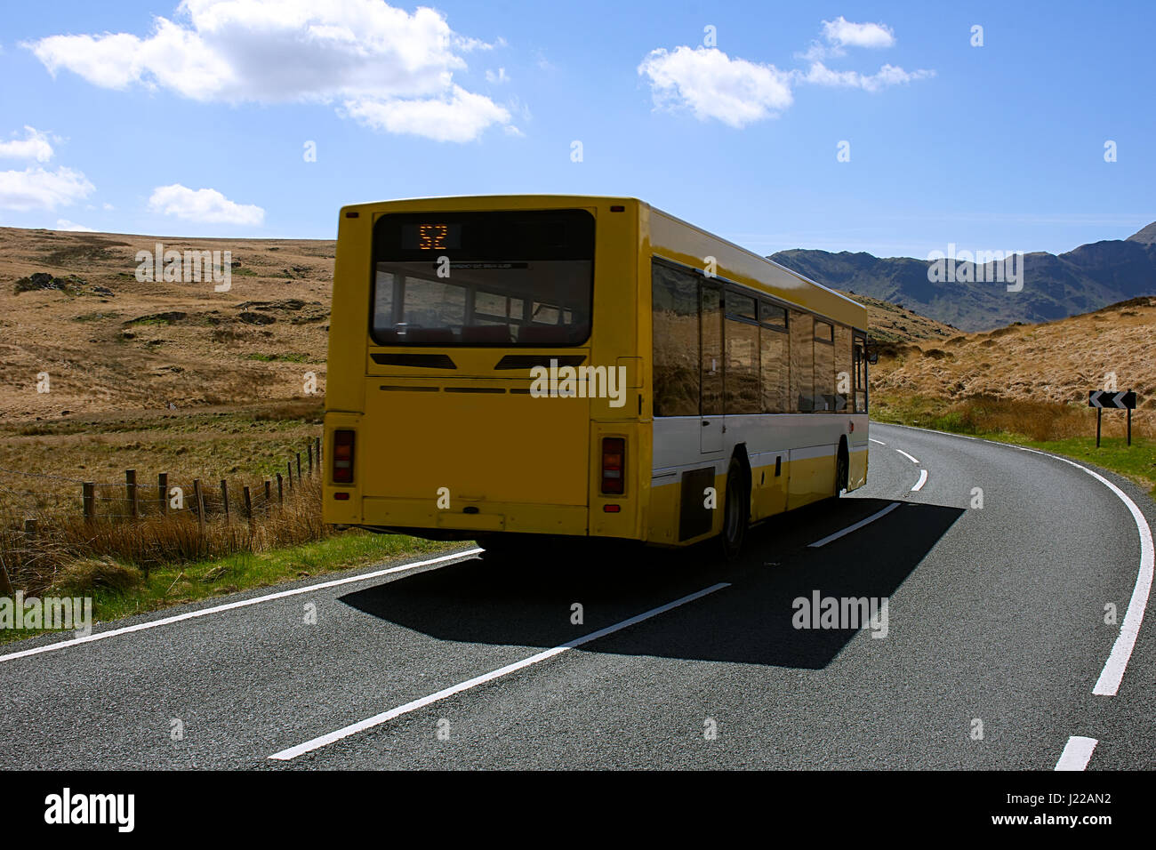 Bus in snowdonia uk hi-res stock photography and images - Alamy