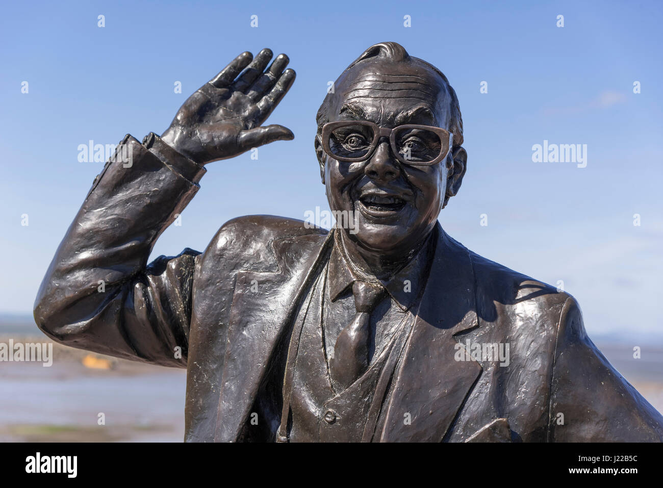Statue of Eric Morecambe comedian on the front at Morecambe Stock Photo ...