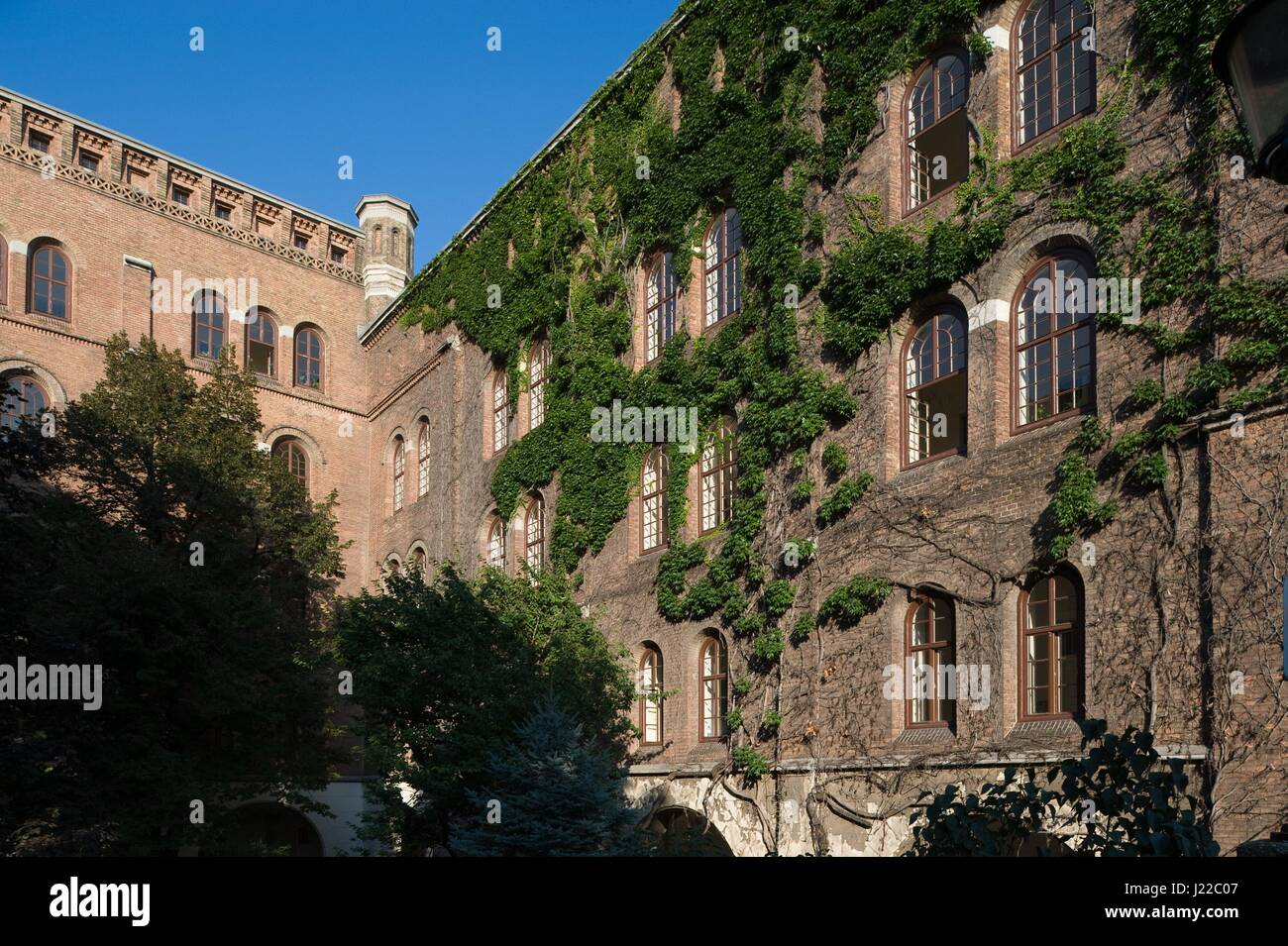 Wien arsenal heeresgeschichtliches museum vienna hi-res stock ...