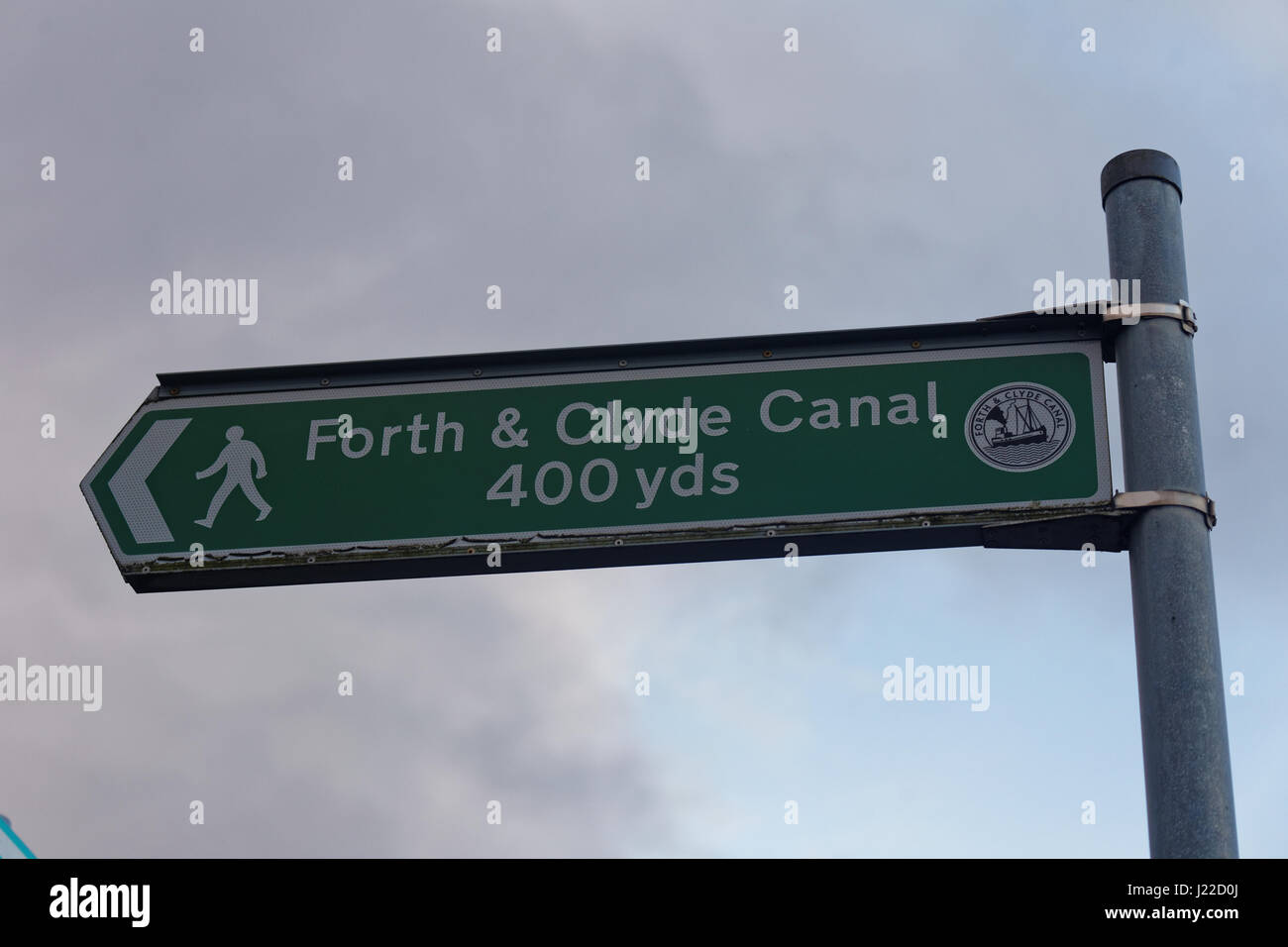 Forth and Clyde canal 400 yds yards sign walking Stock Photo - Alamy