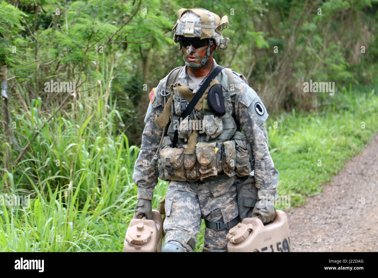 A U.S. Army Specialist participates in the Hawaii Best Warrior ...