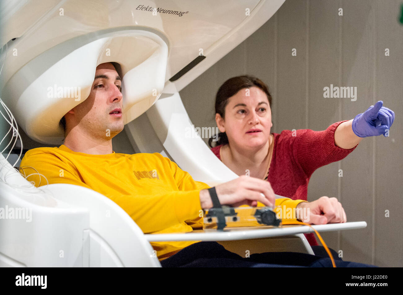 Magnetoencephalography scanner hi-res stock photography and images - Alamy