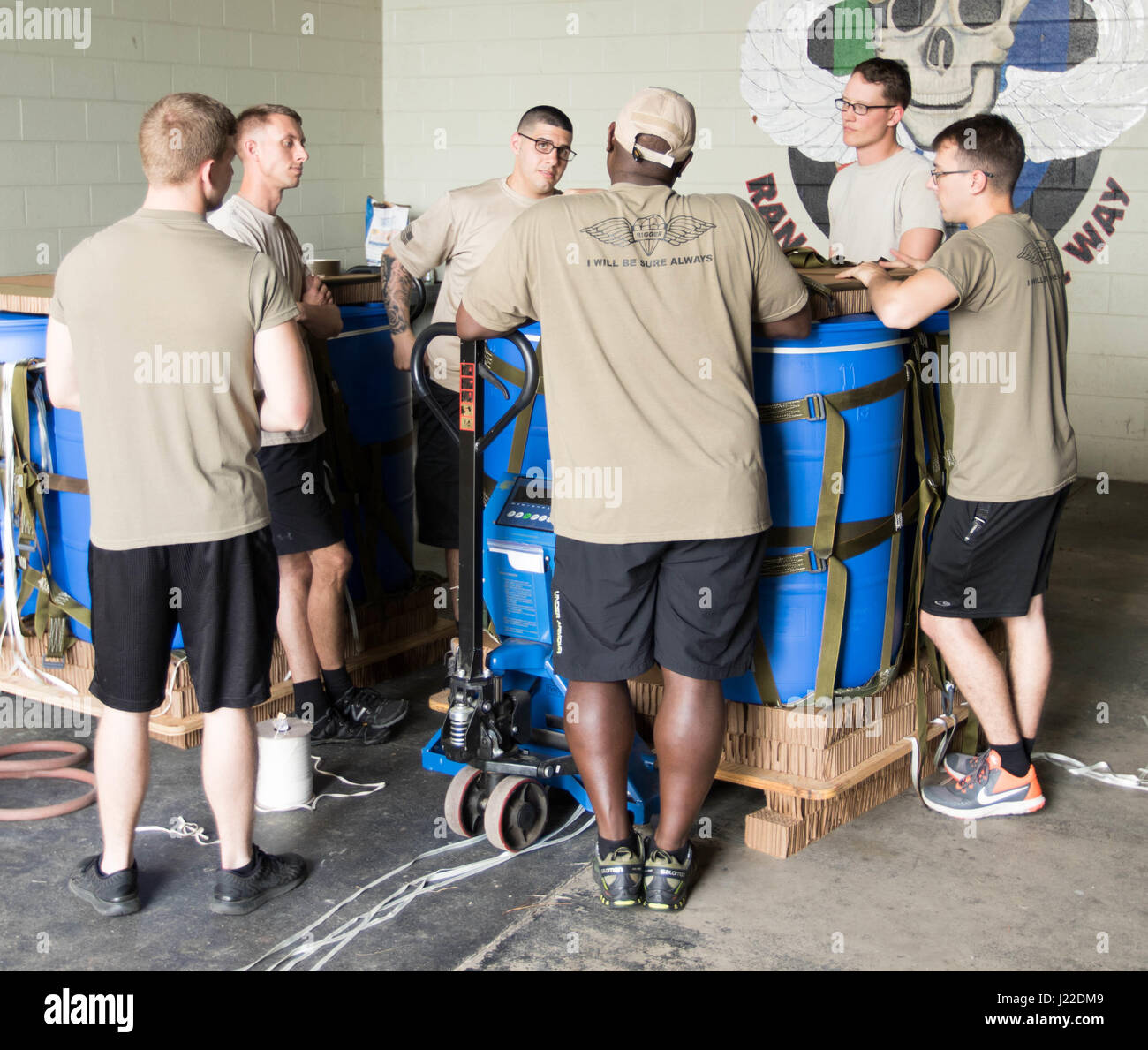 FORT STEWART, GA - Riggers with the 528th Sustainment Brigade (Special ...