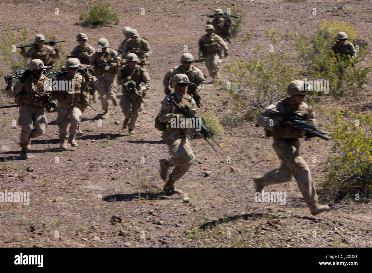 U.S. Marines with Weapons Platoon, Golf Company, 2nd Battalion, 6th ...