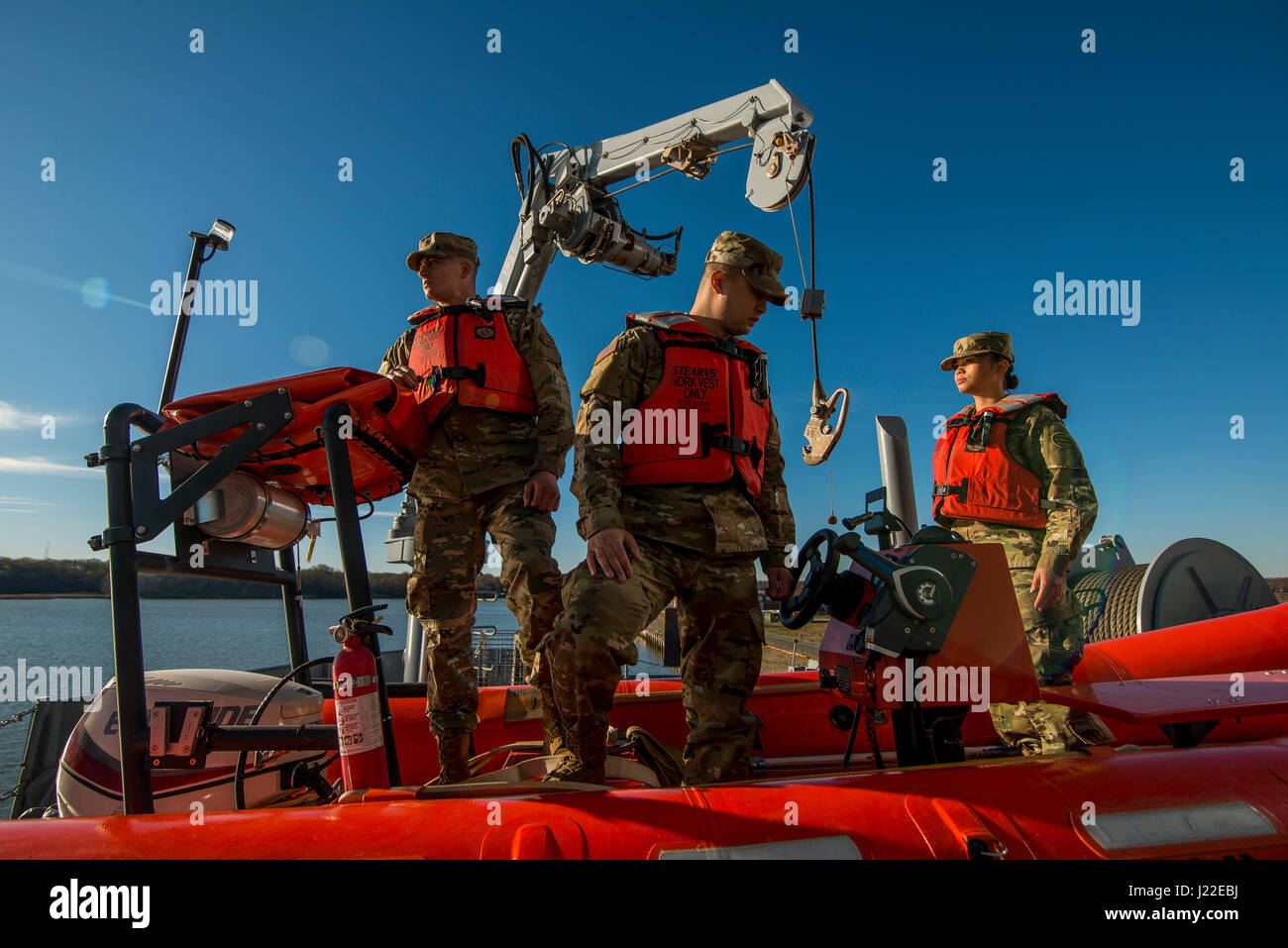 A crew of U.S. Army Reserve Soldiers from the 949th Transportation ...