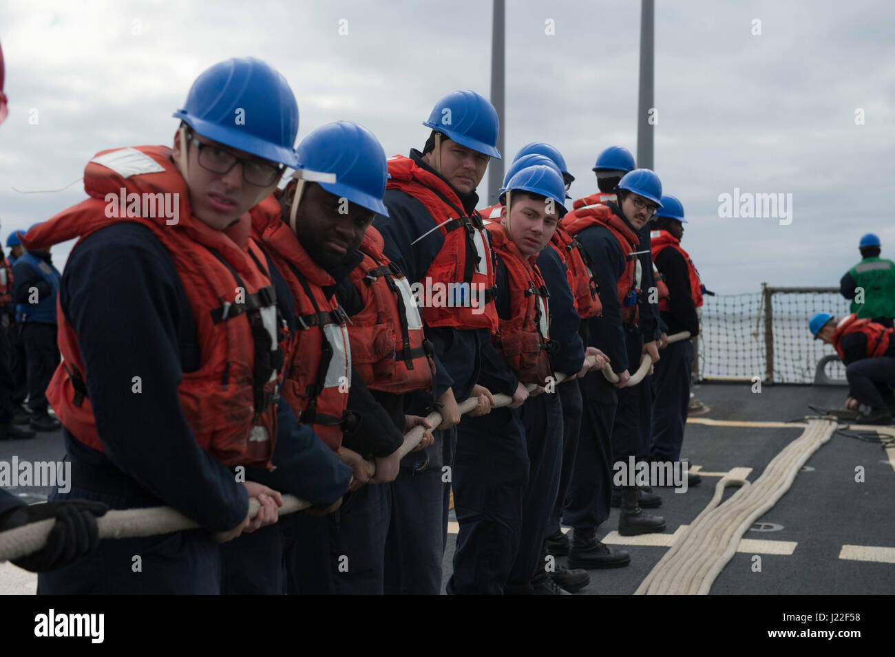 170412-N-ZE250-063 ATLANTIC OCEAN (April 12, 2017) Line handlers ...
