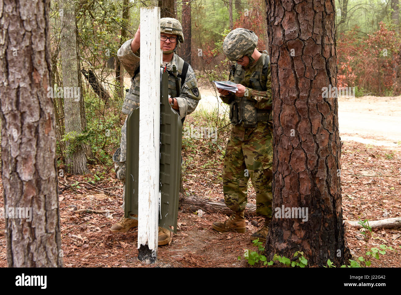South Carolina National Guard Soldiers conduct land navigation training ...