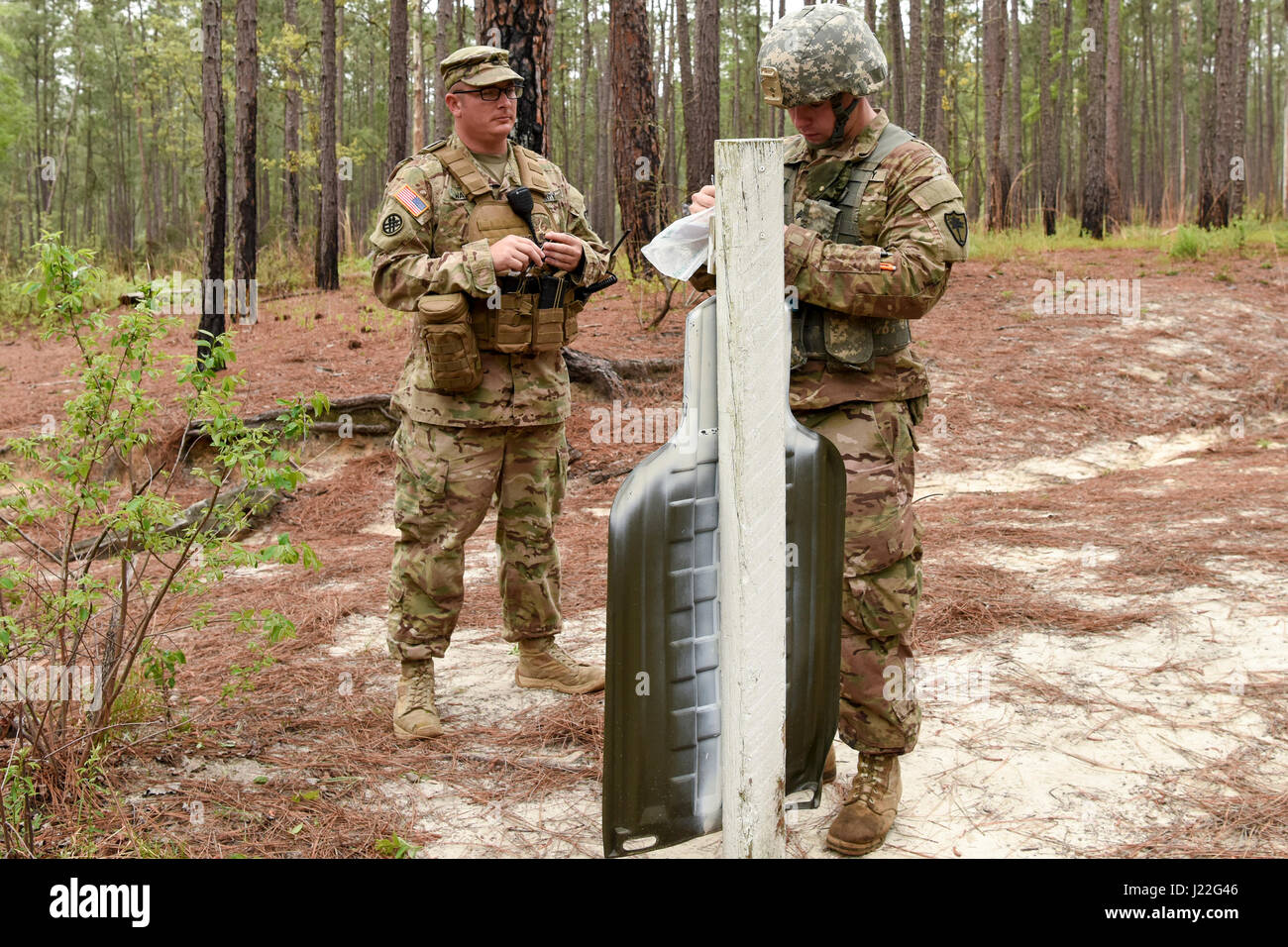 U.S. Army National Guard Soldiers attending the Basic Leaders Course ...