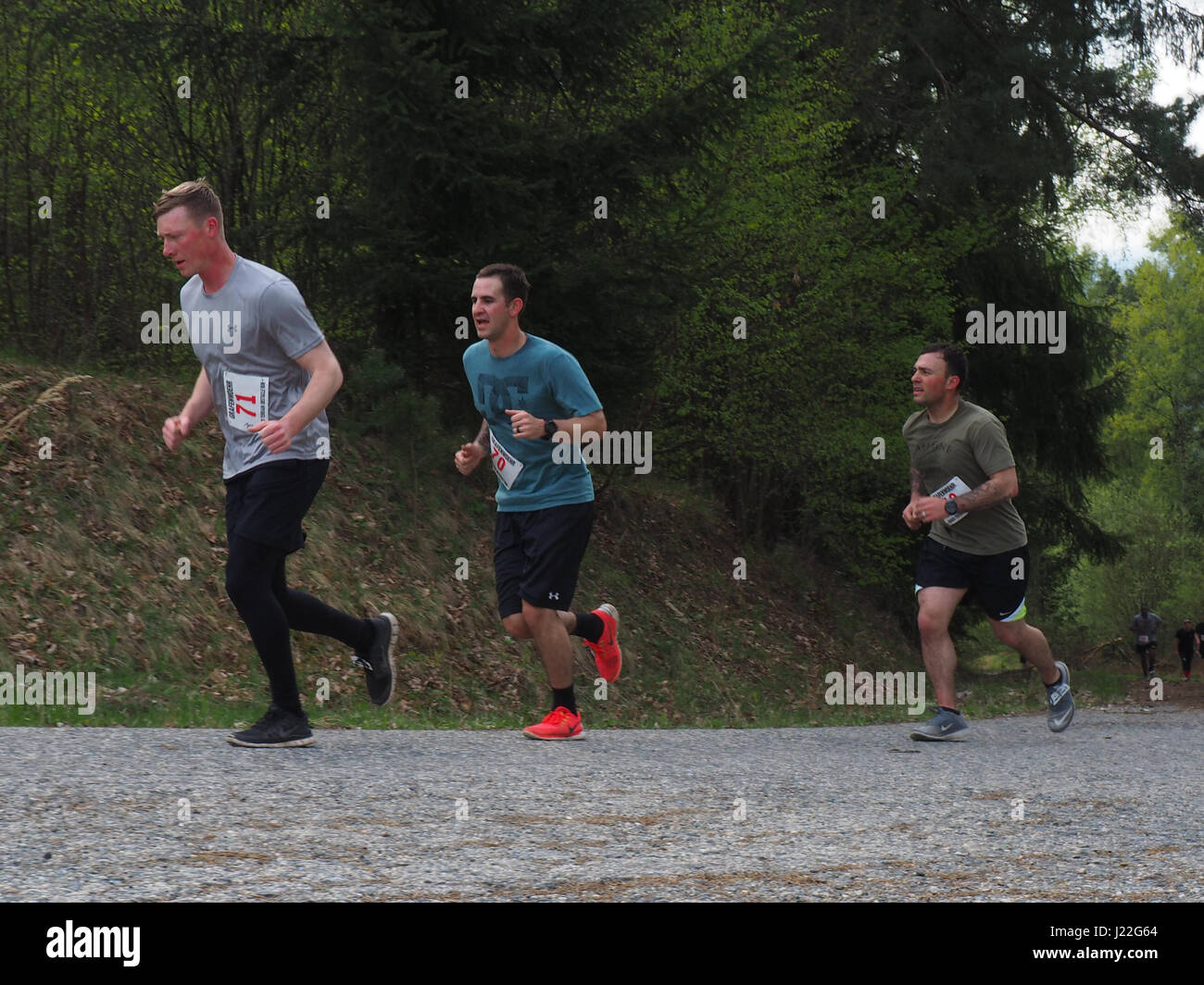Runners participate in the annual Rugged Terrain Obstacle Run at ...