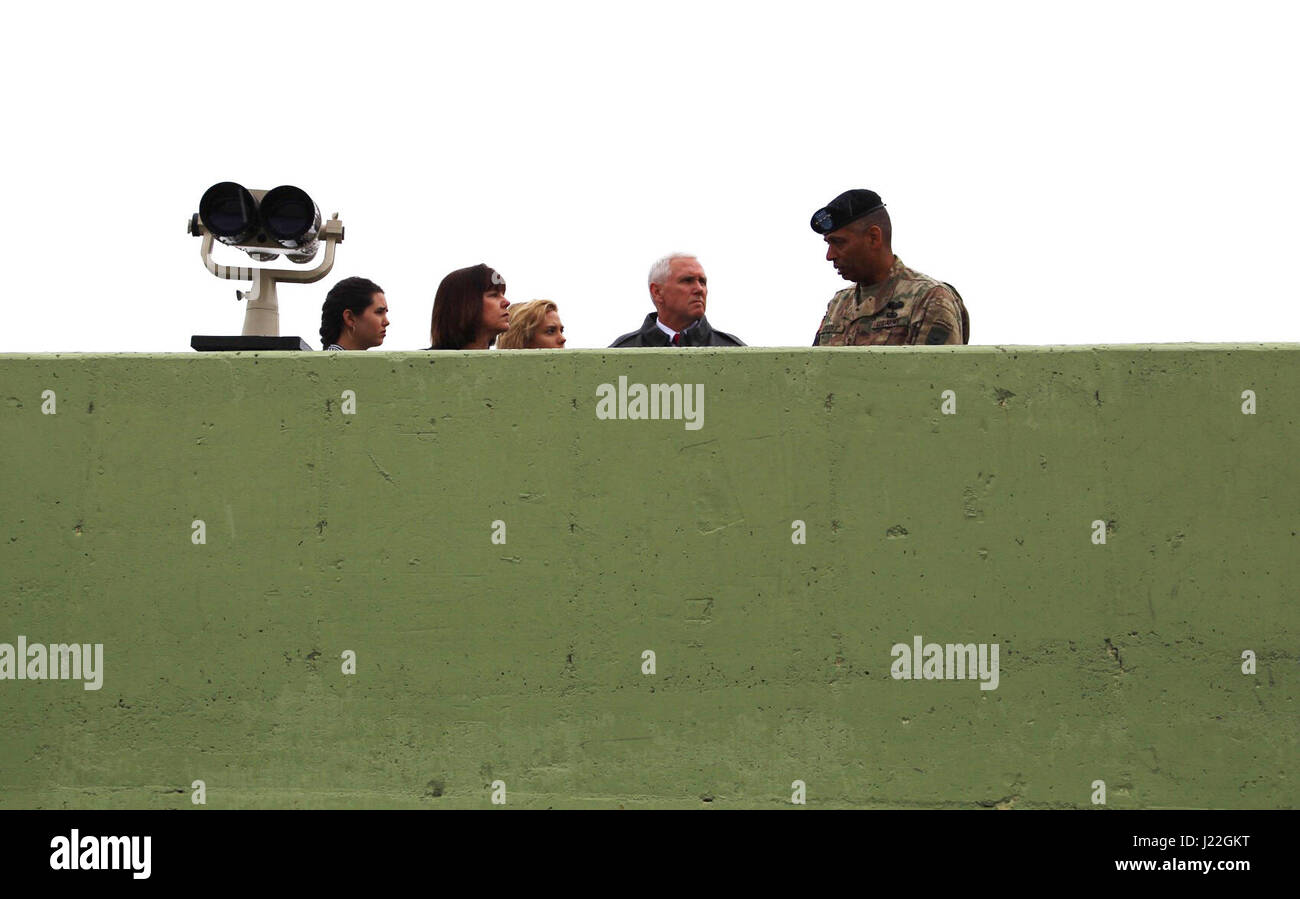 United Nations Command and U.S. Forces Korea conduct briefing at the ...
