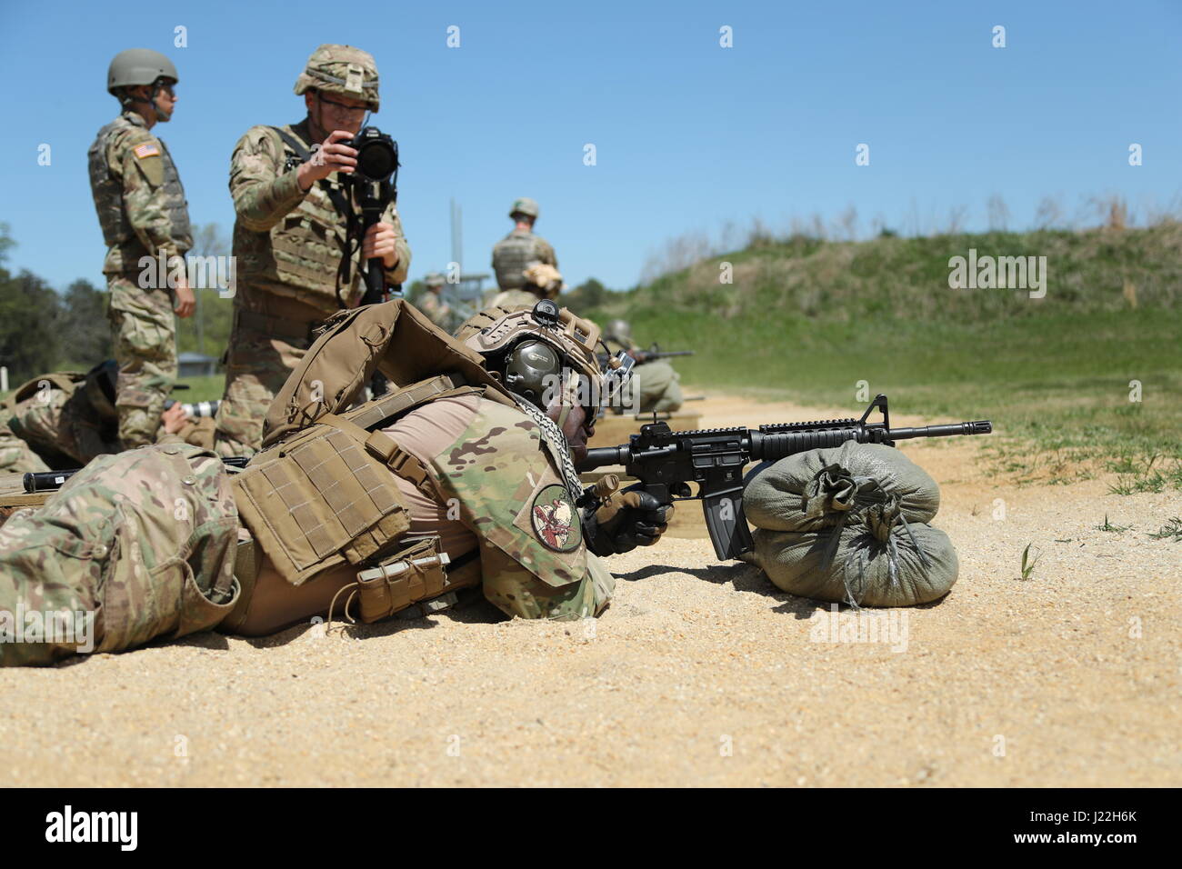 U.S. Air Force Tech. Sgt. Larry Reid, a Combat Photographer, assigned ...