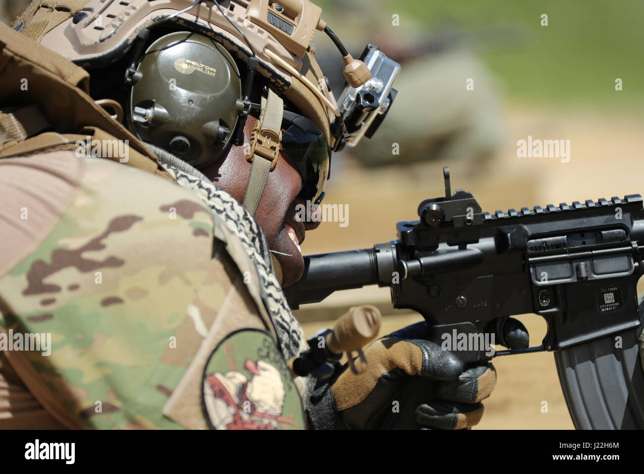 U.S. Air Force Tech. Sgt. Larry Reid, a Combat Photographer, assigned ...